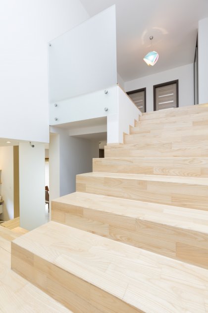 Jak krok po kroku zrobić schody wewnętrzne z paneli podłogowych