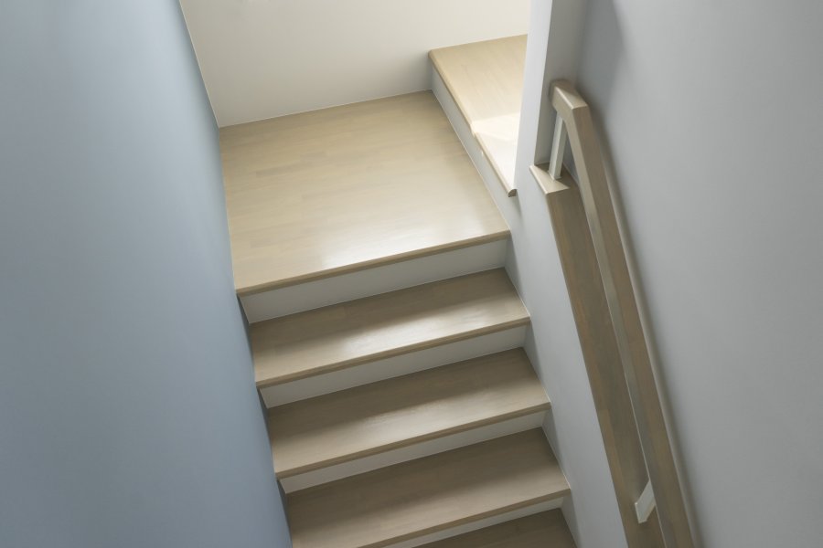 Jak krok po kroku zrobić schody wewnętrzne z paneli podłogowych